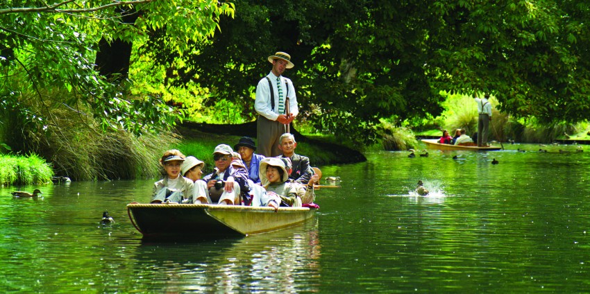 Punting On The Avon River, Christchurch - Everything New Zealand