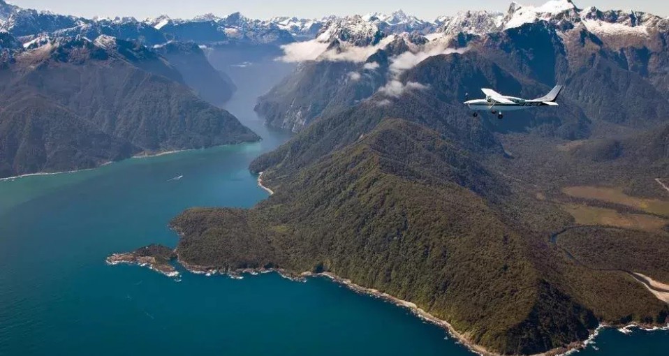 Scenic Plane Flights | Everything New Zealand